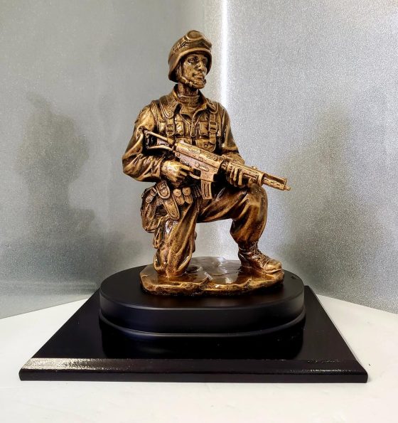 Kneeling Soldier Trophy | Digital Jewelry